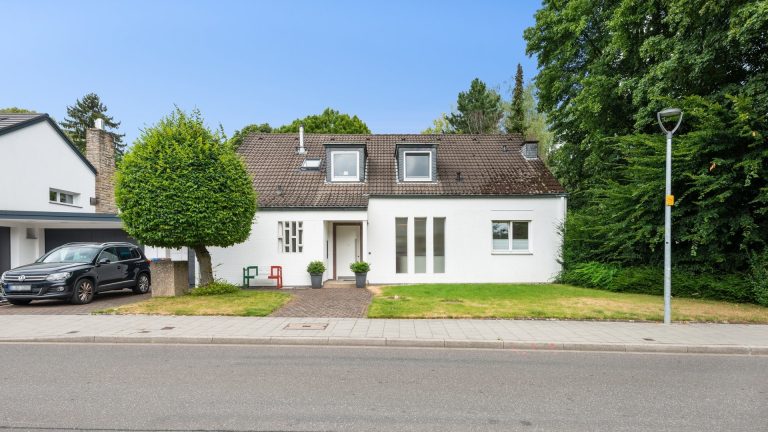 Zweifamilienhaus in 40625 Gerresheim BÖCKER-Wohnimmobilien GmbH - Ihr ...