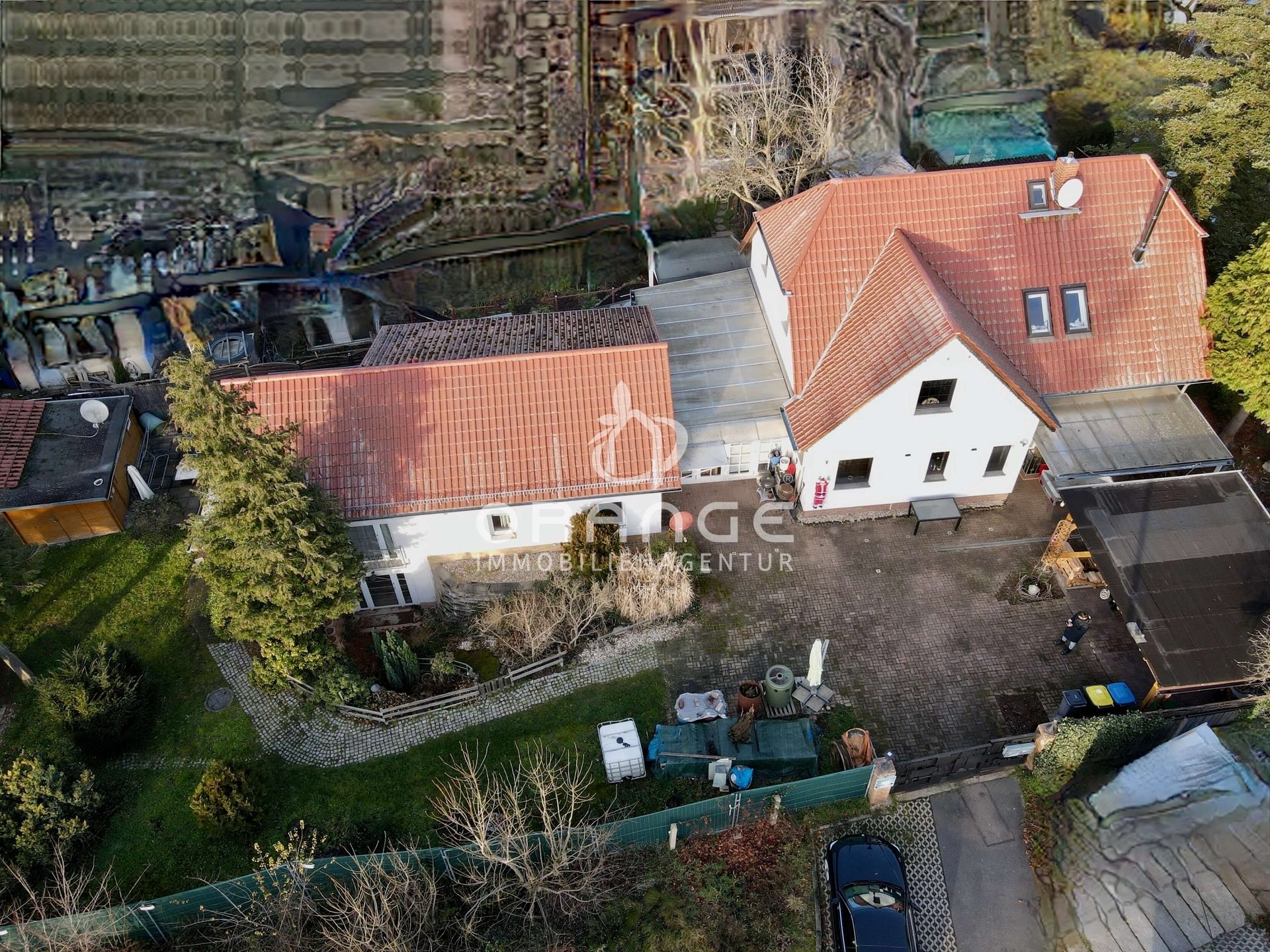 WEITLÄUFIGES ANWESEN MIT ZWEI WOHNHÄUSERN, POOL, NEBENGELASS UND ...